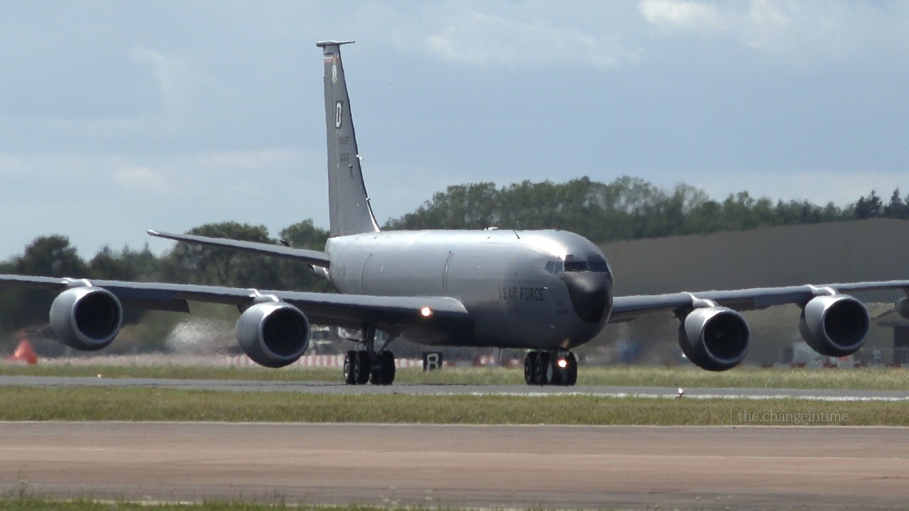 Watch this KC-135 lift off into the sky - "The flyby shows its real size"