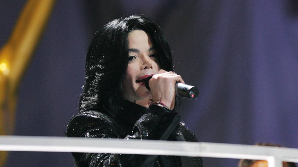 Michael Jackson's 2014 deep cut 'Chicago' climbs Billboard charts 12 ...