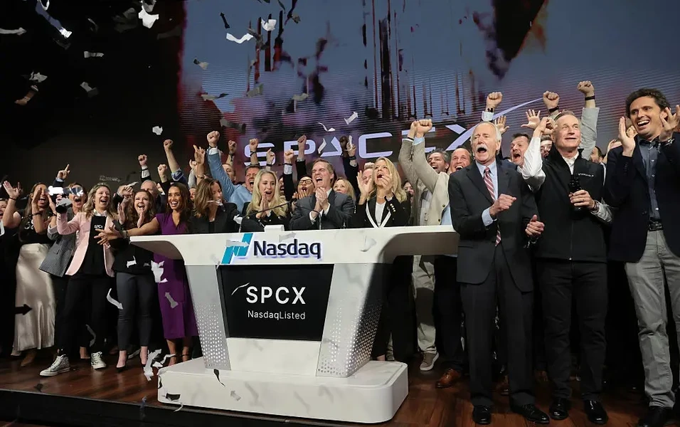 SpaceX IPO sparks valuation debate and market strategy shifts