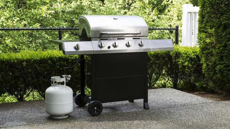 Don't let your grill run out of fuel: Here's how long propane typically ...