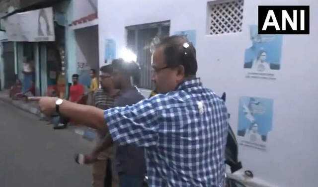 Egg thrown at TMC MLA Kunal Ghosh outside Mamata Banerjee's residence