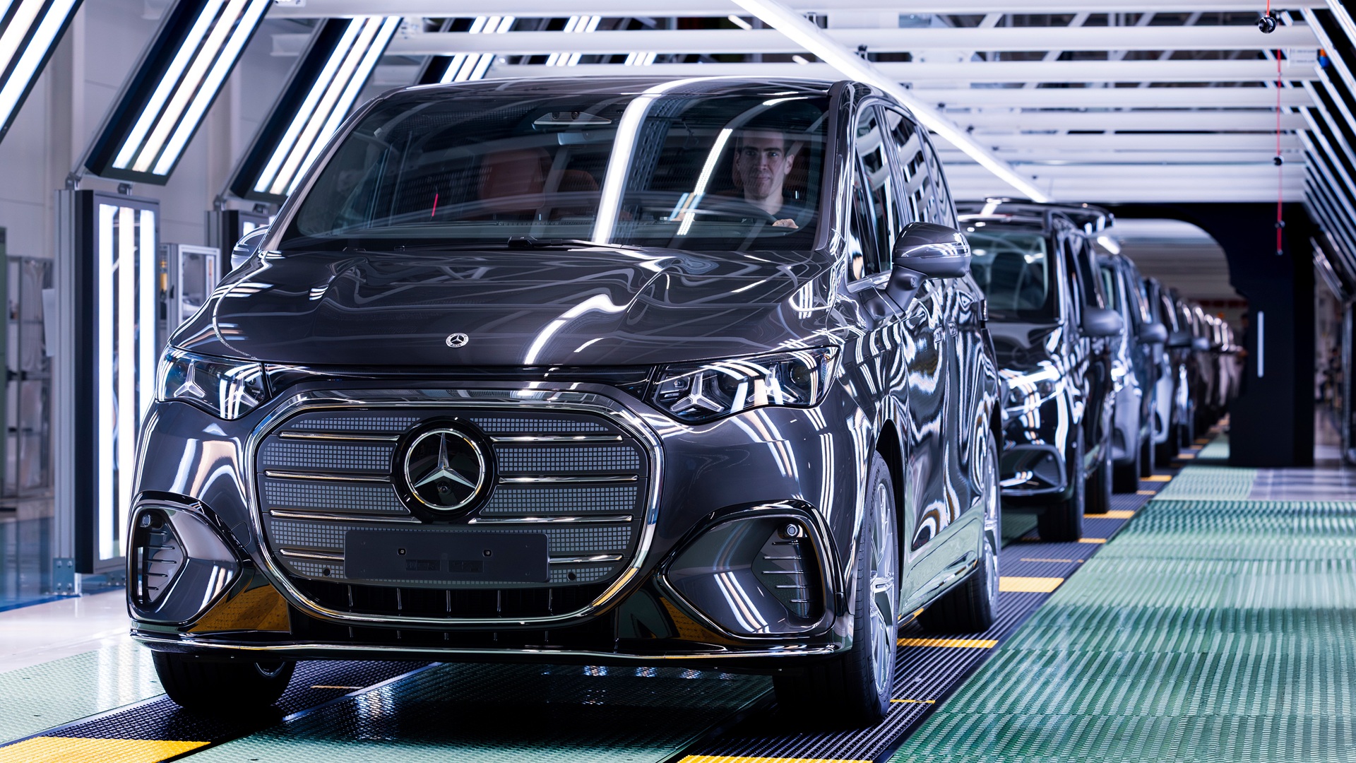 Photos: Mercedes-Benz starts production of 800V electric VLE at ...