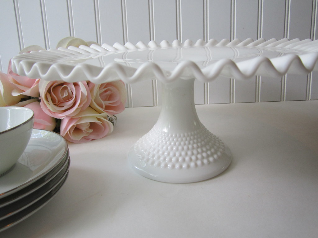 33 vintage cake stands and serving pieces worth finding