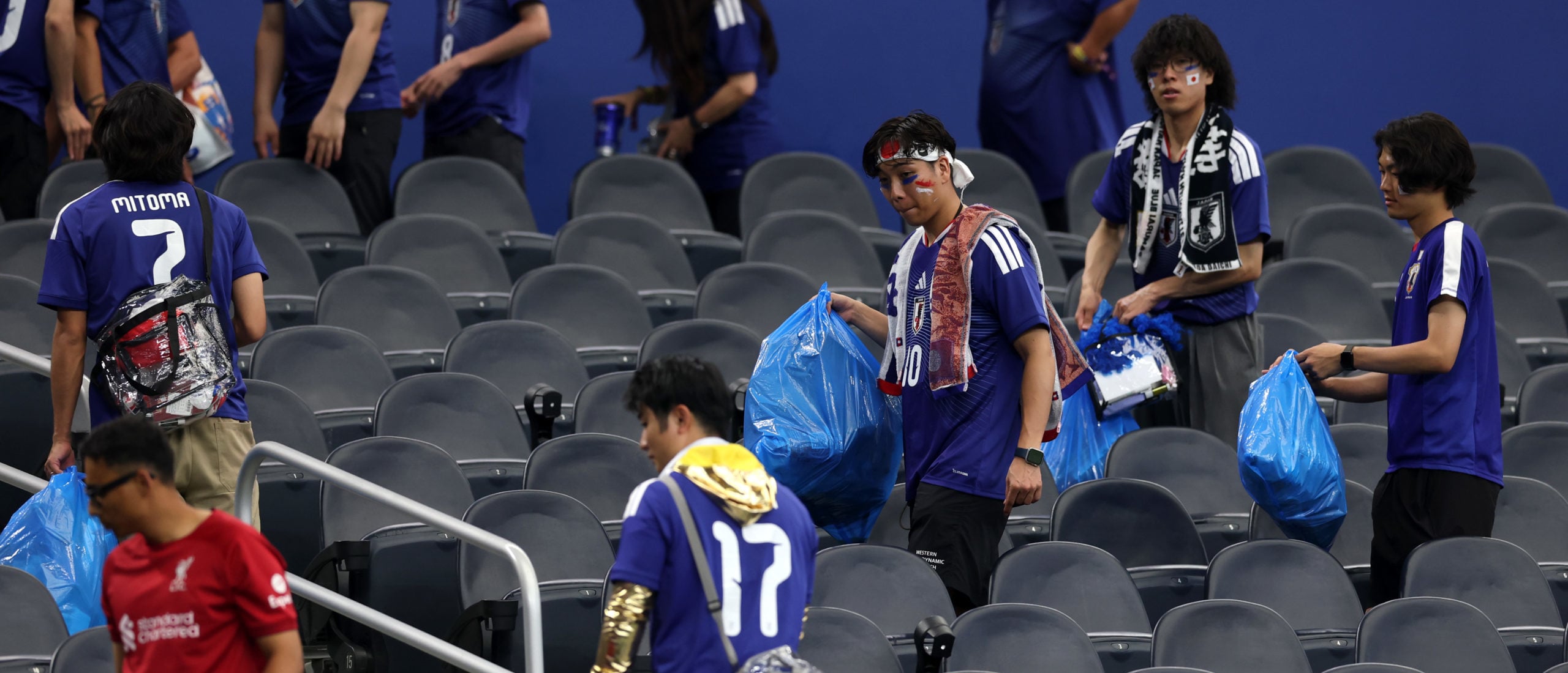 Japanese fans win over the internet by simply doing the right thing ...