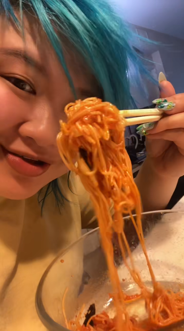 My Korean friend rates the spicy noodles I made
