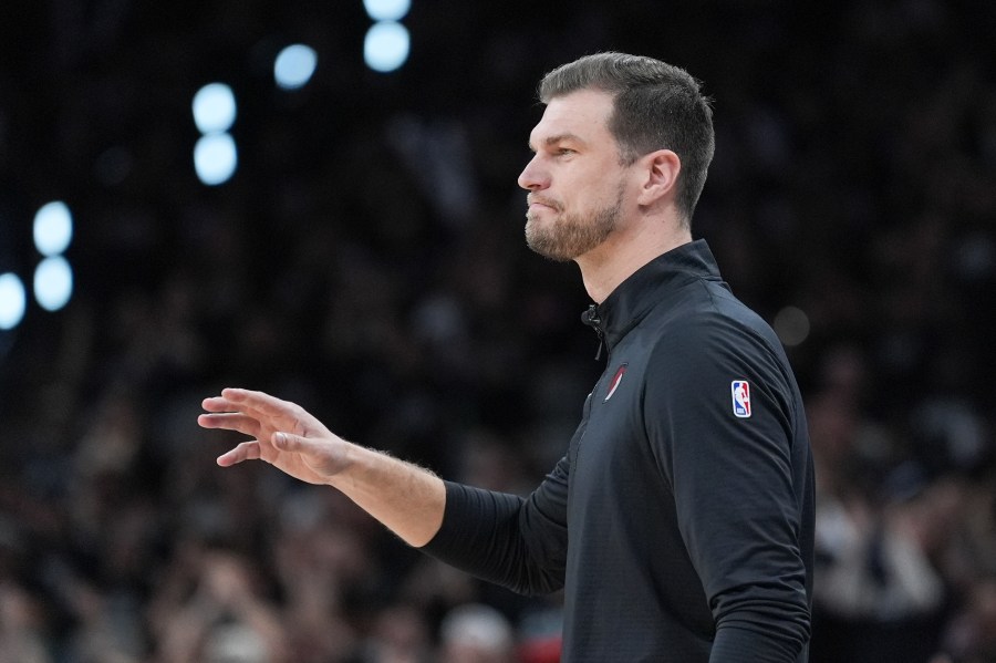 Report: Bulls to hire Trail Blazers interim Tiago Splitter as new head ...