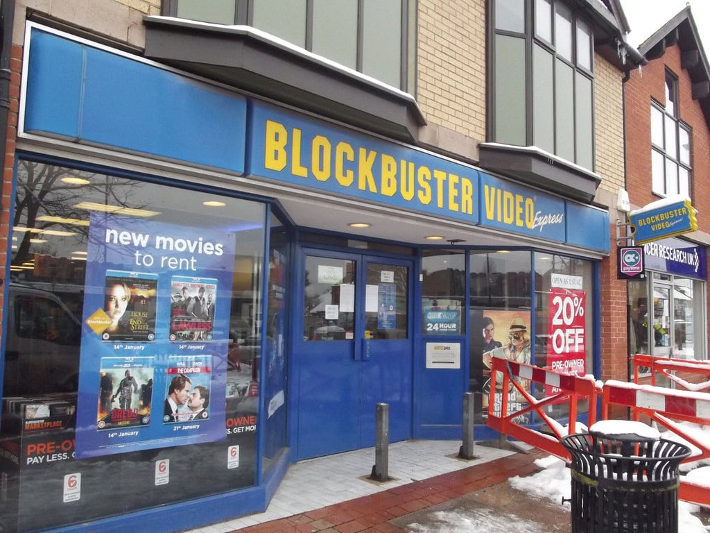 20 stores that were everywhere in the ’90s before vanishing almost ...