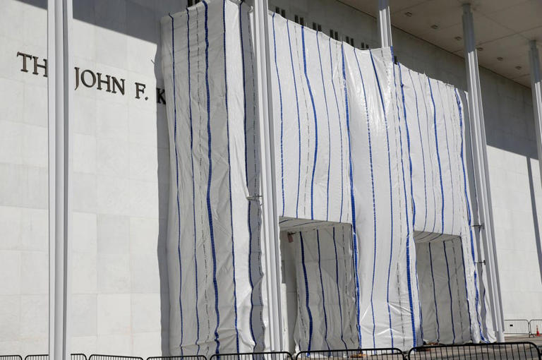 As tarp still blocks Kennedy Center sign, judge orders updates on ...