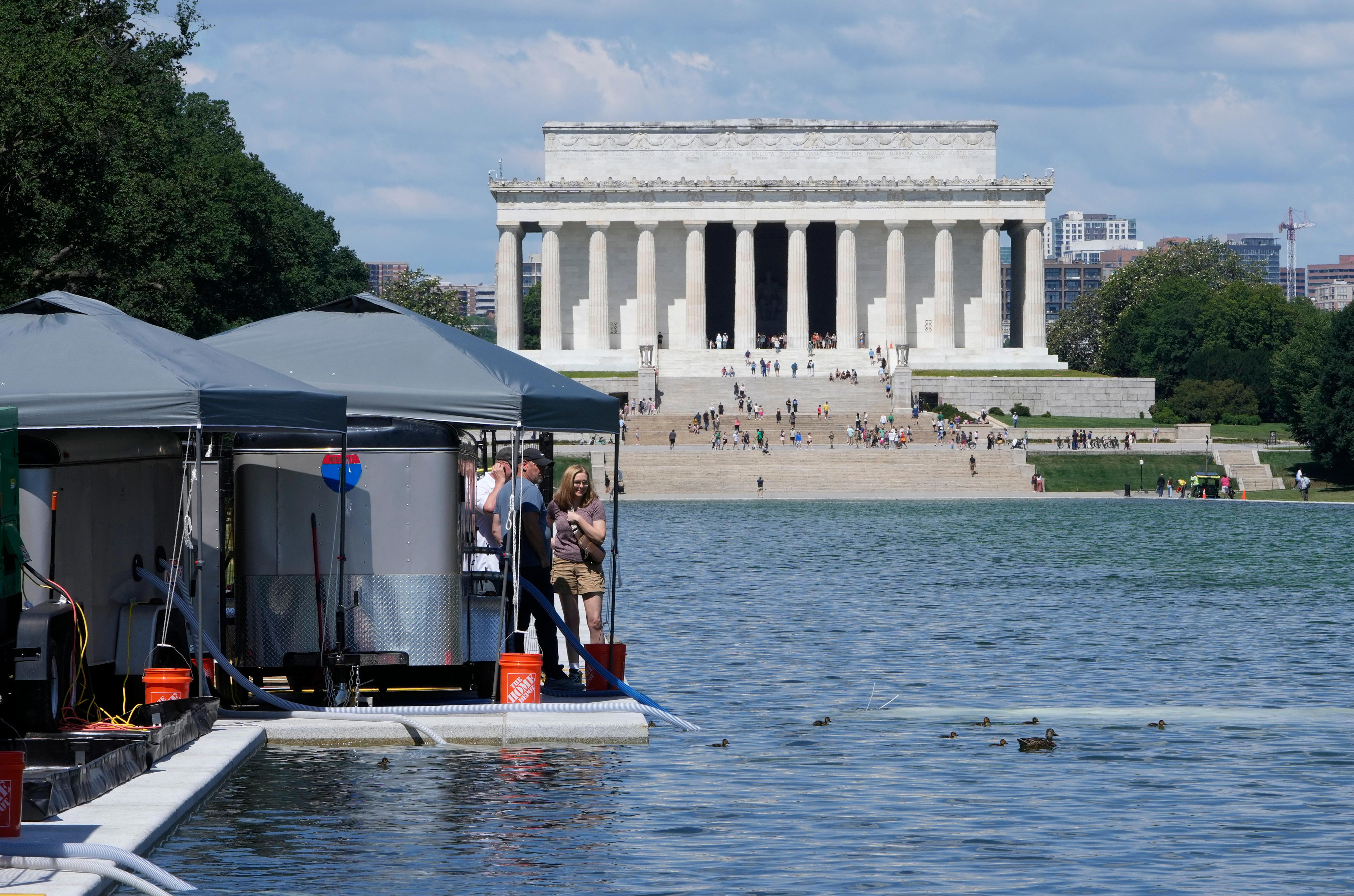 $16M renovation but blue reflecting pool remains algae green