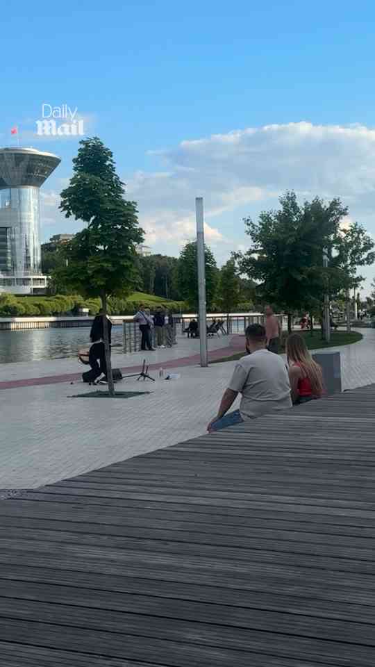 Drunk man learns quick lesson after interrupting busker