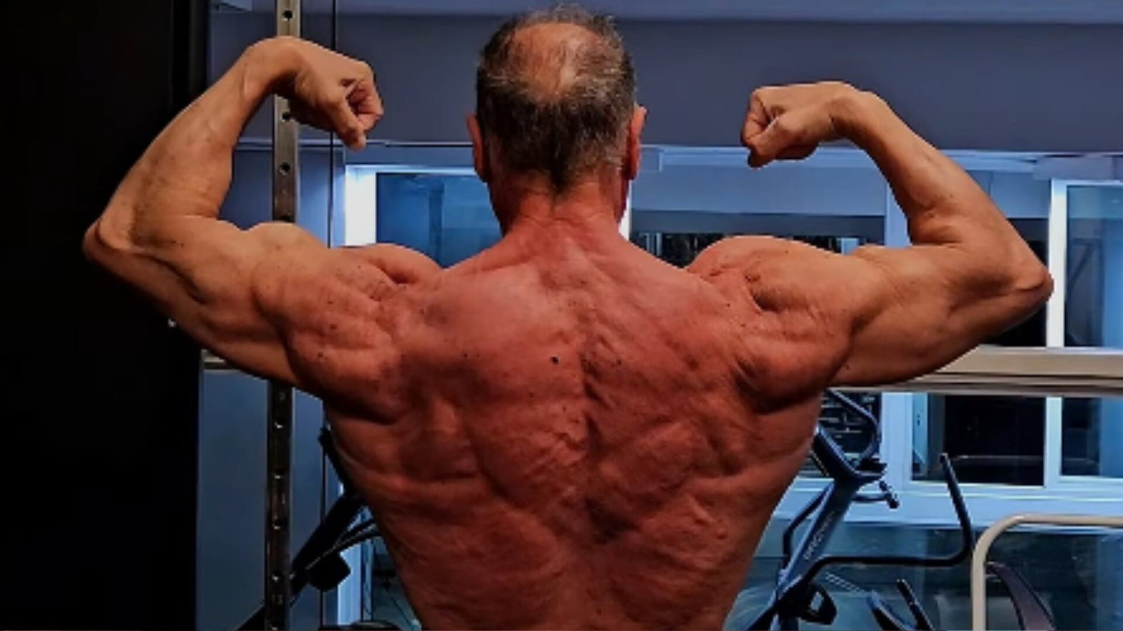 Rafael Vera Diaz shows his jacked back muscles at 80 - “Fitness is all ...