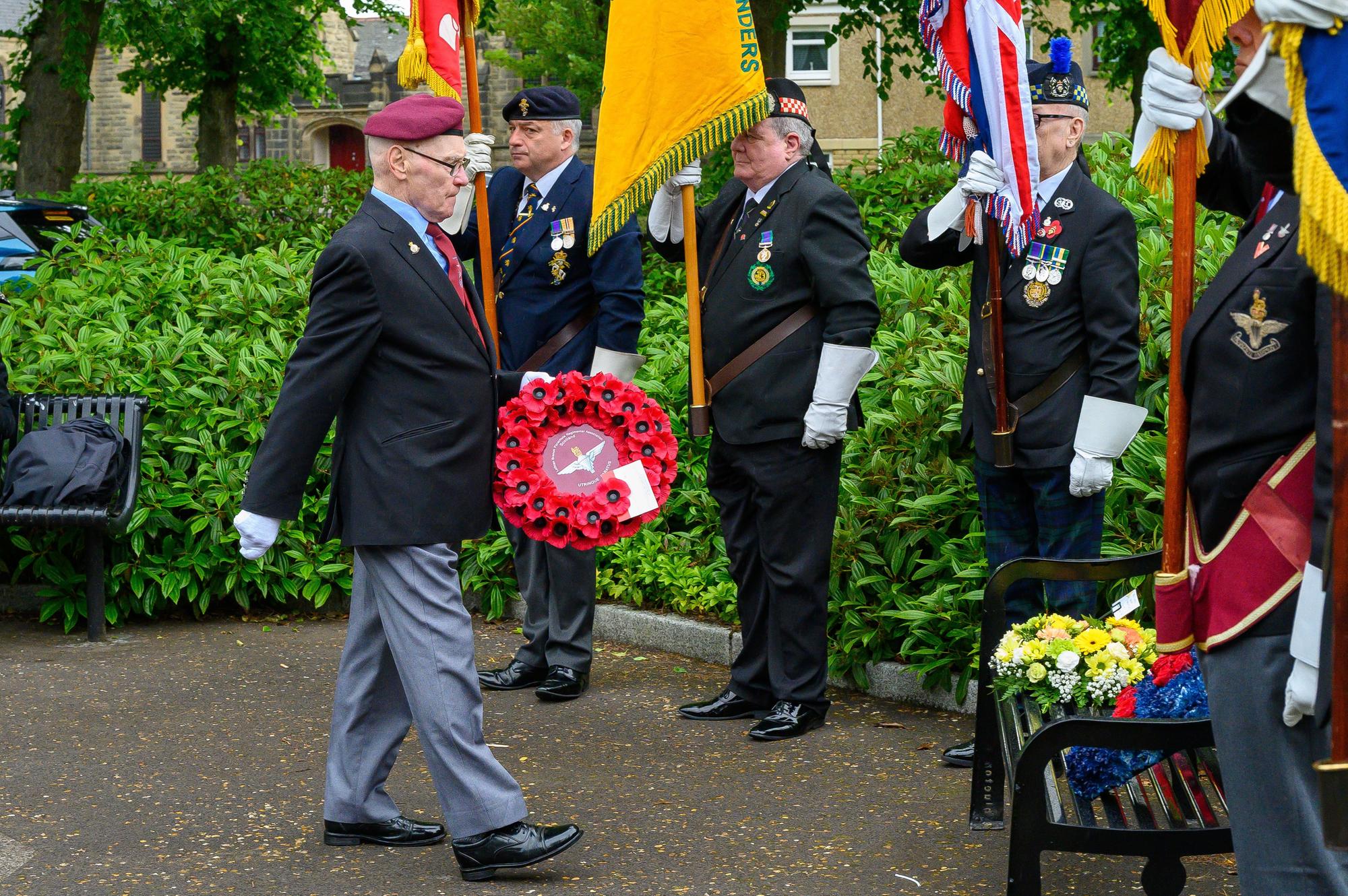 In pictures: Memorial bench unveiled in Grangemouth park to remember ...