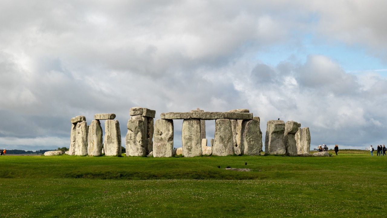 New evidence suggests Stonehenge’s six-ton Altar Stone was hauled 700 ...