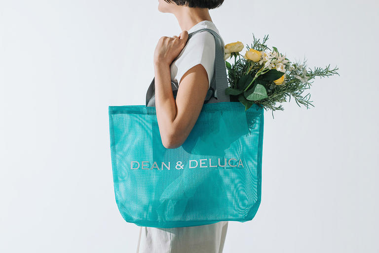 DEAN & DELUCA、ターコイズの「メッシュトートバッグ」いよいよ発売