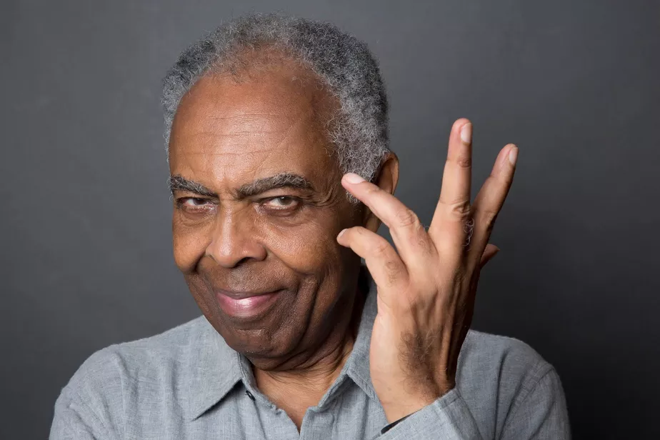Gilberto Gil defende união contra avanço da direita; Mario Frias responde