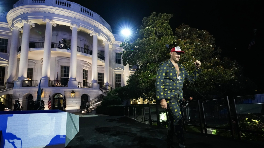 Tyson and Paris Fury face backlash over pro-Trump White House visit
