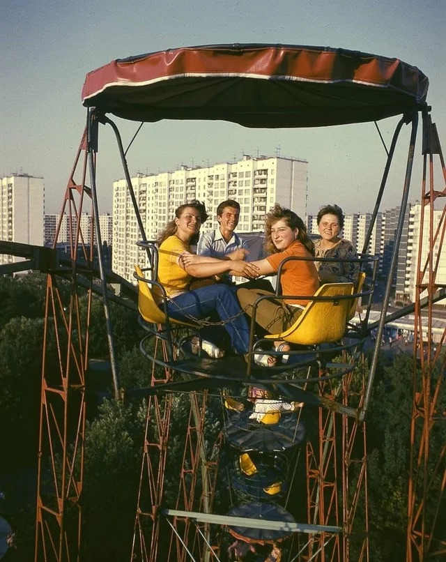 20 pics showing Soviet life wasn't all turnips & doom