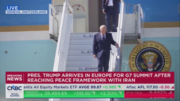 Trump, 80, gingerly descends Air Force One stairs