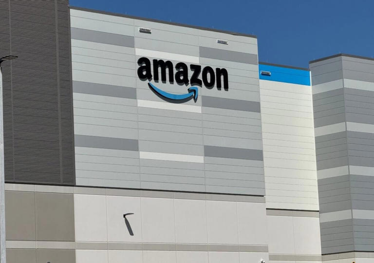 What's going on with Amazon stock Monday?