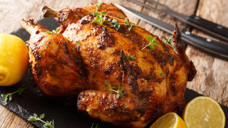 Sobrou frango assado? 5 receitas fáceis para aproveitar sem desperdício
