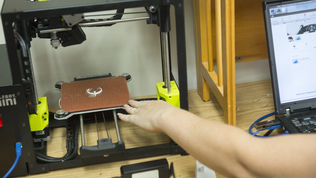 Turnkey 3D printers reshape hobbyist culture and industry trends