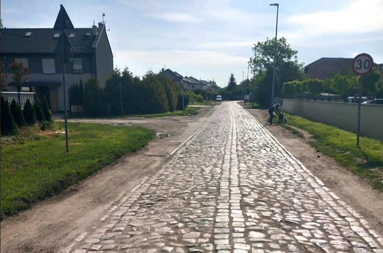 Kolejne utrudnienia na ul. Zbójnickiej. Fragment drogi bez przejazdu