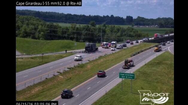 Crews respond to semi truck fire on I-55 southbound near 92mm