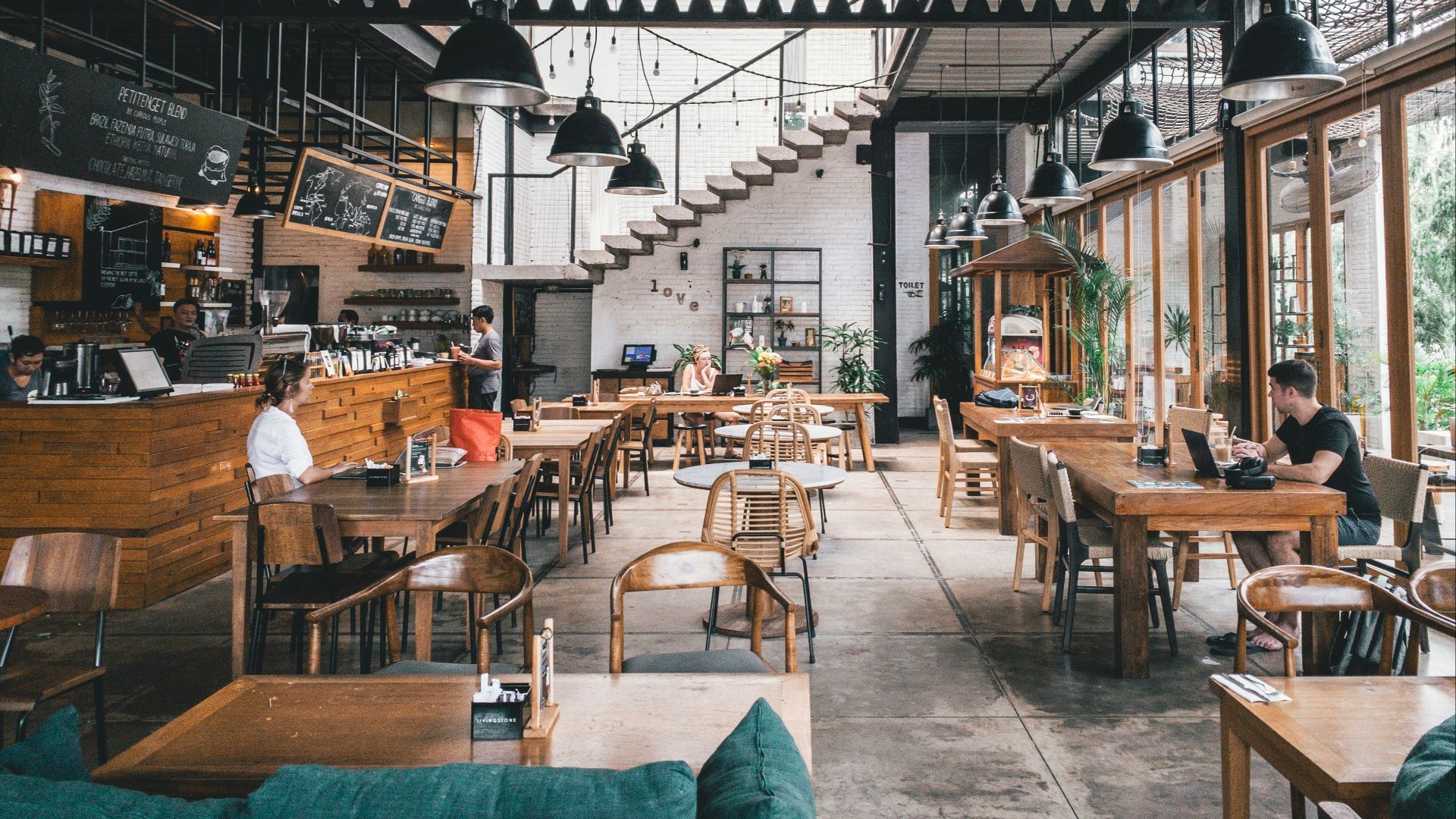 10 restaurant red flags you shouldn’t ignore & 10 signs you’ve found a gem