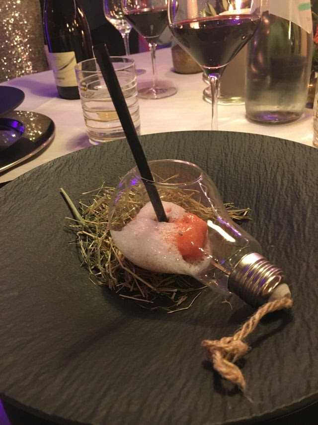 21 crazy dining restaurants that served without plates