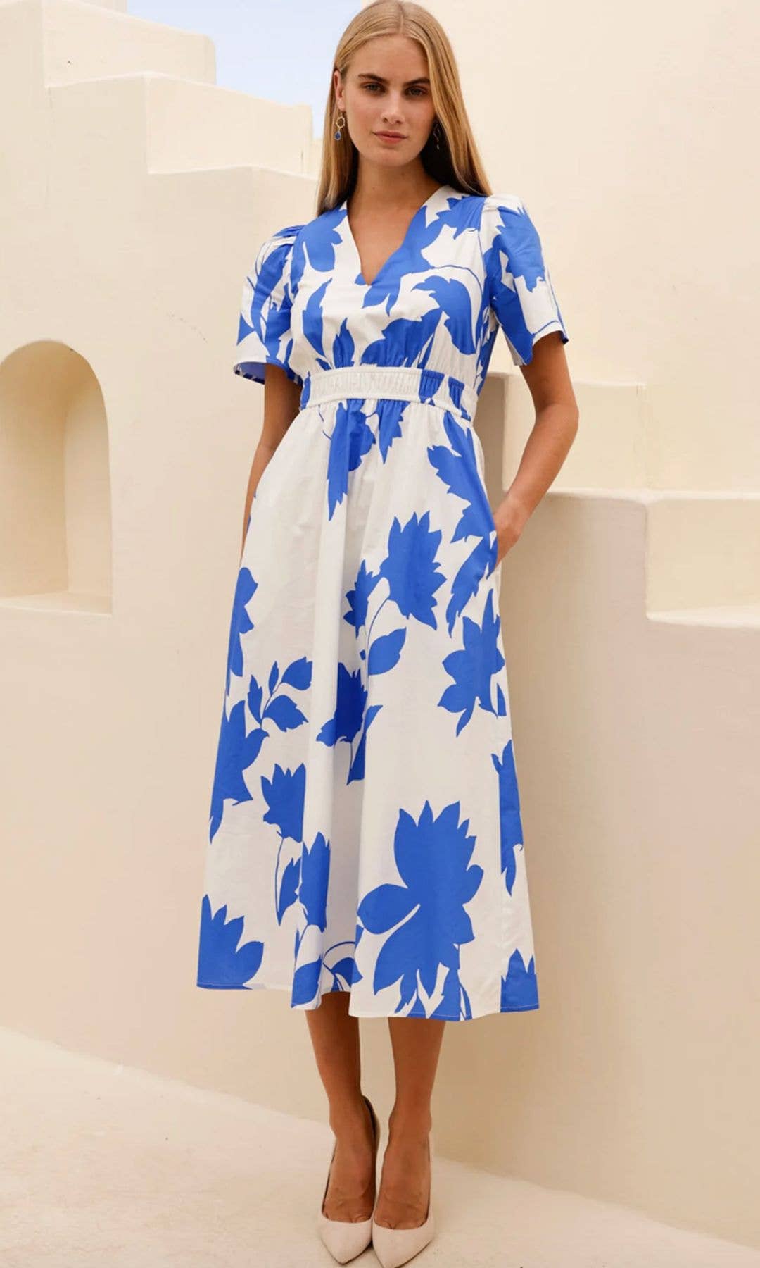 12 stylish tummy flattering dresses for women over 40: Expert stylist ...