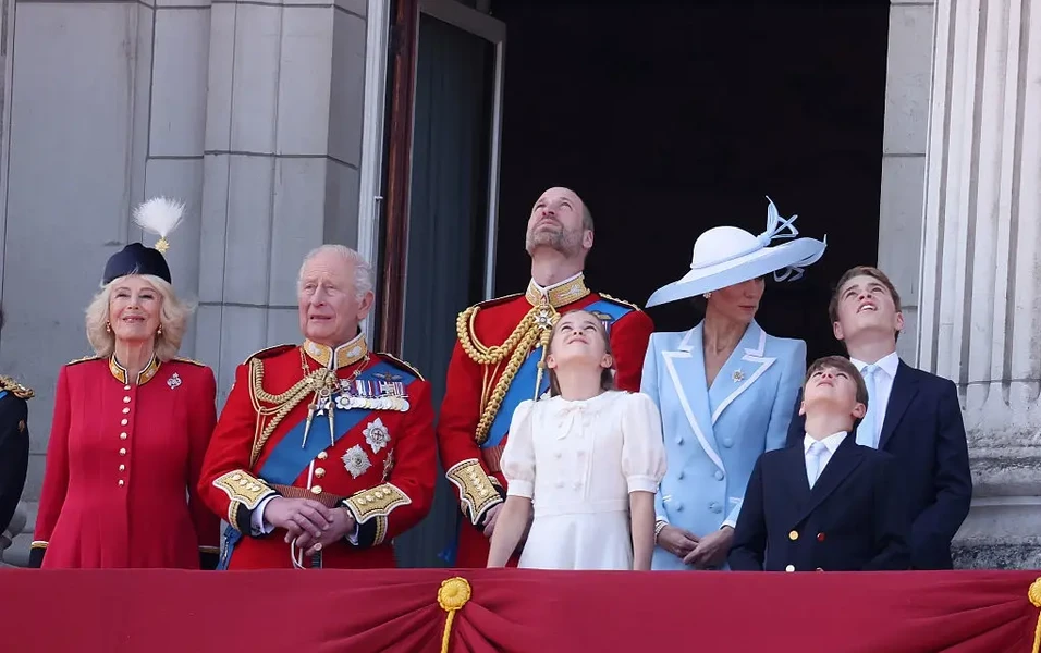 Prince William averts balcony misstep as King shows affection