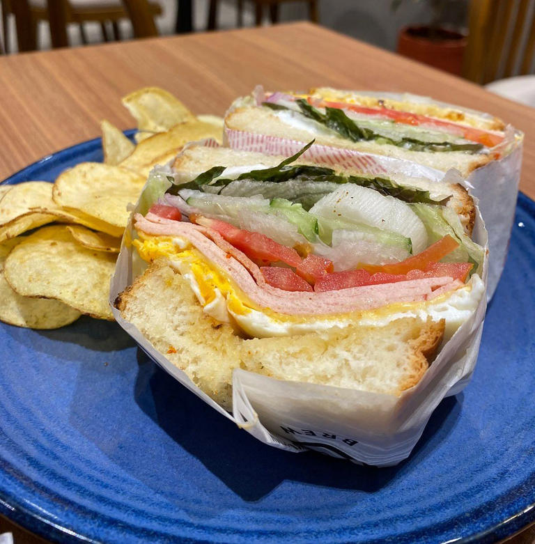 Big on flavour and adaptability, this café brings the buzz to Sainikpuri