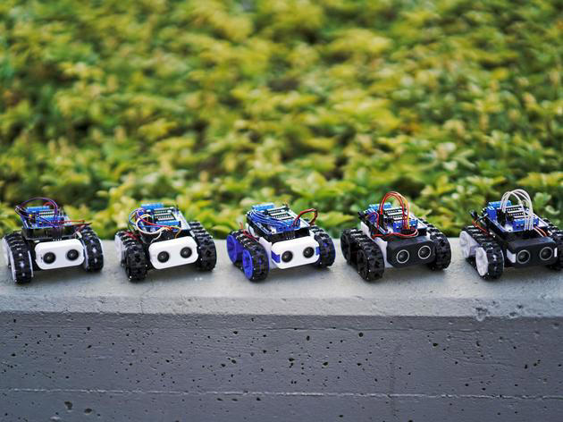 Roboter fährt im Labyrinth: Schüler bauen Modelle mit 3D-Drucker