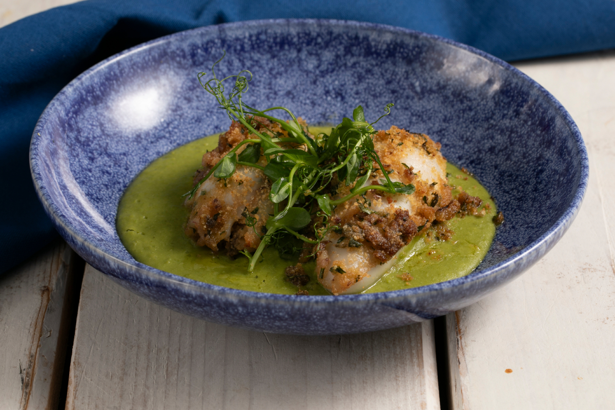 Calamari ripieni alla siciliana su crema di piselli