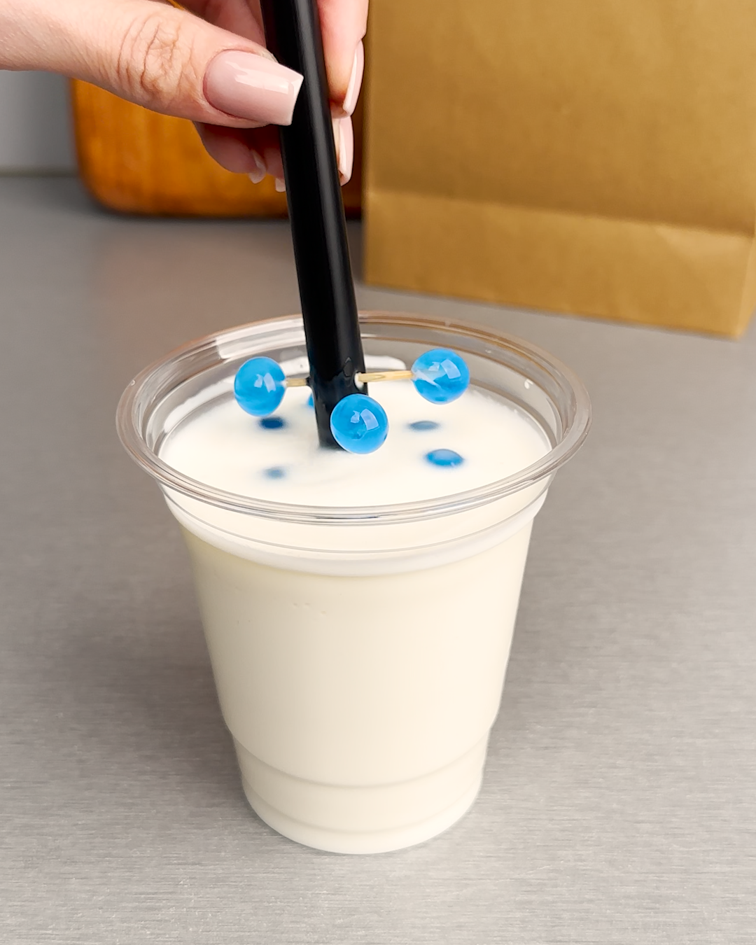 Molecular magic inside your cup! 🧪