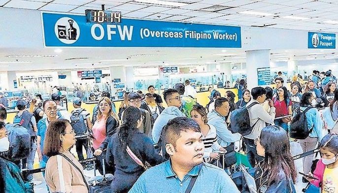 Most Pinoys open to working abroad