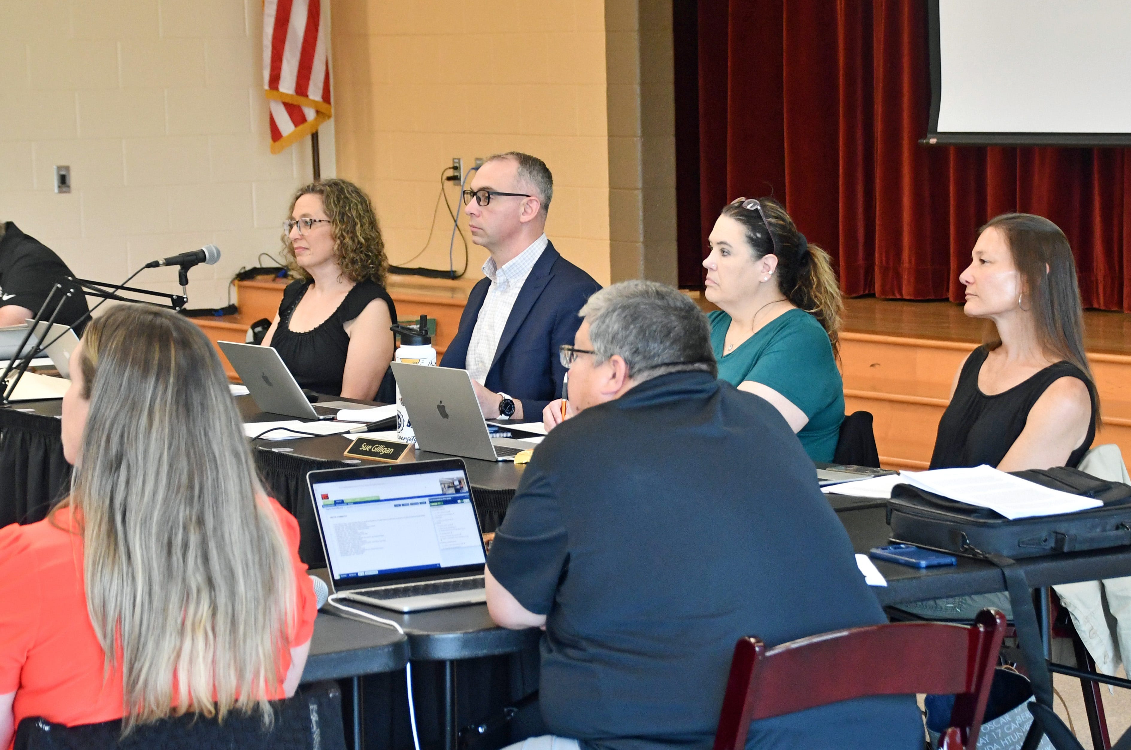 Palmyra school board president, members resign day after public outcry