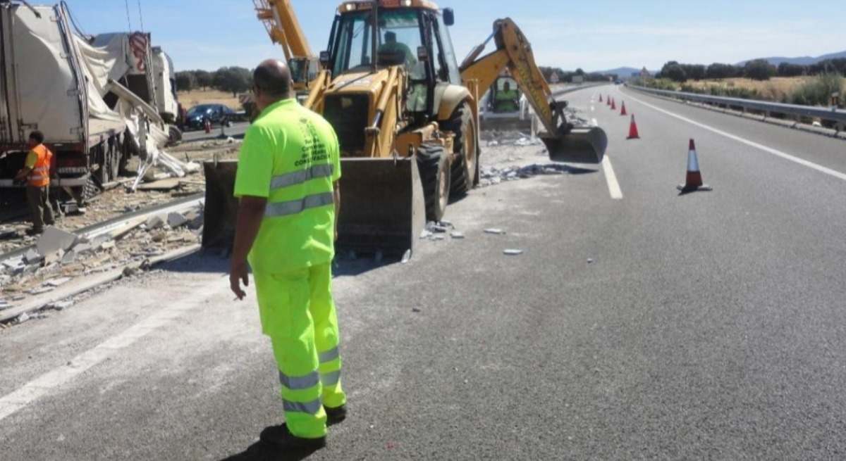 La escalada de costes bloquea casi 300 obras públicas en Andalucía con ...