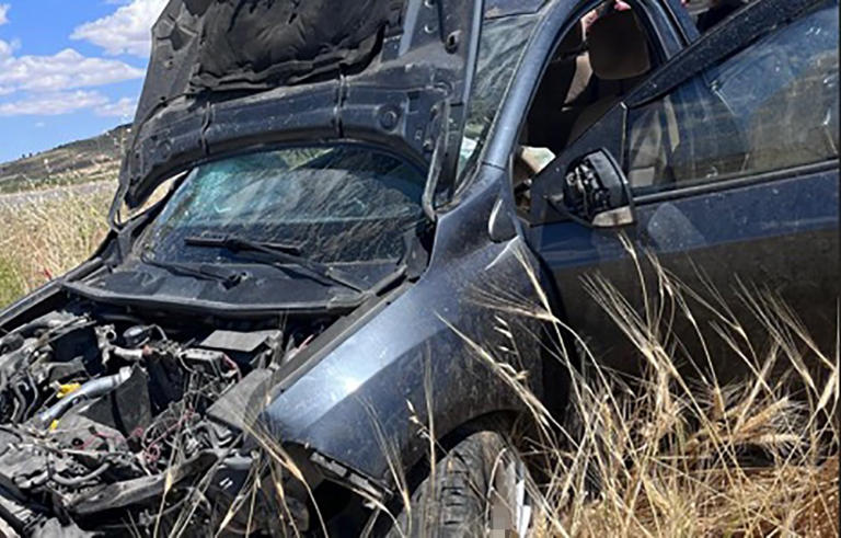 Kilis’te feci kaza: Otomobil şarampole devrildi, 2 yaralı