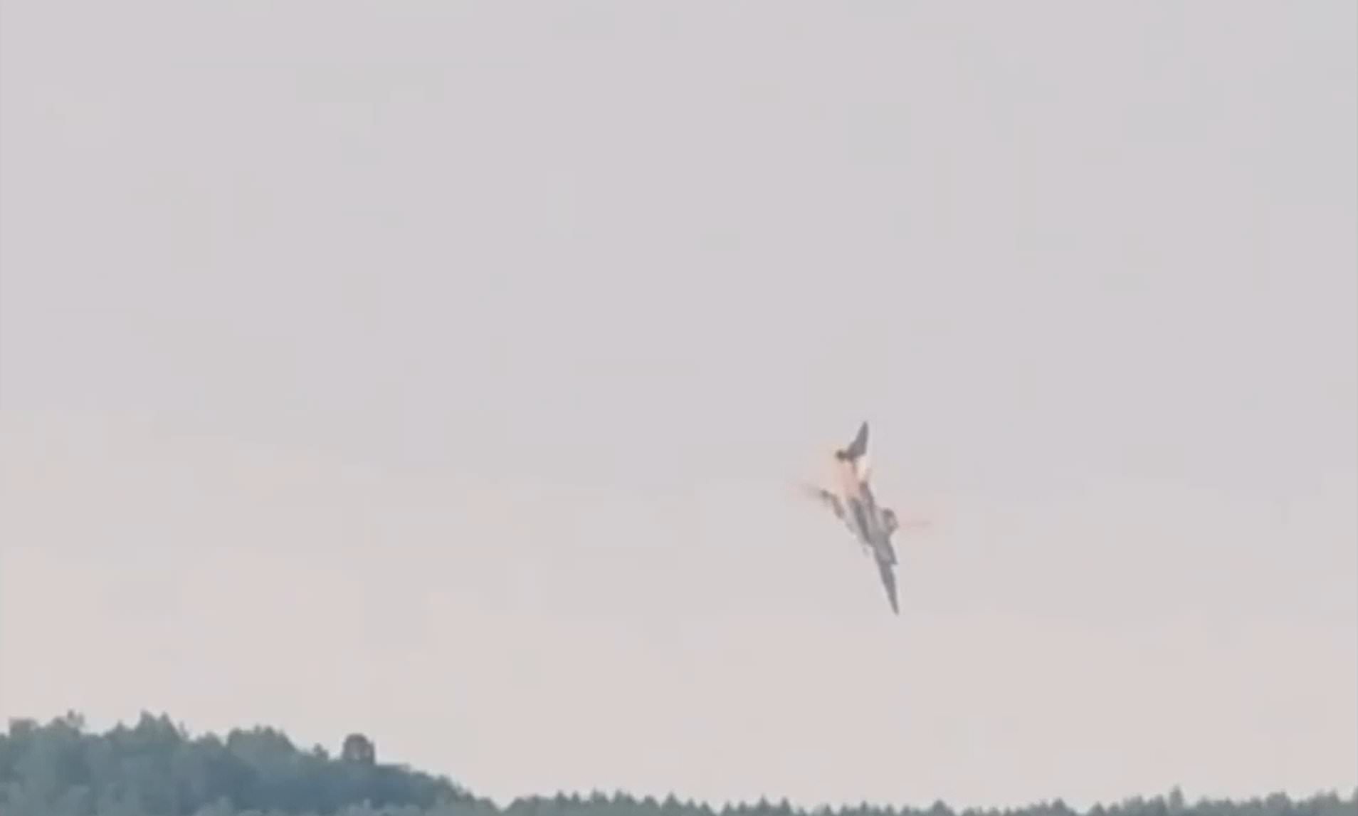 Fresh humiliation for Putin as nuke-capable supersonic bomber crashes ...