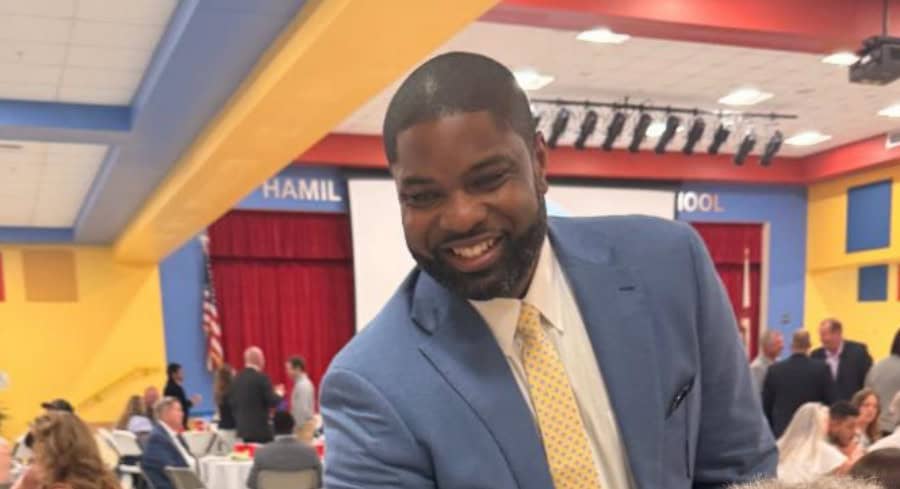 Florida Rep. Byron Donalds campaign torches Jolly over ties to ...