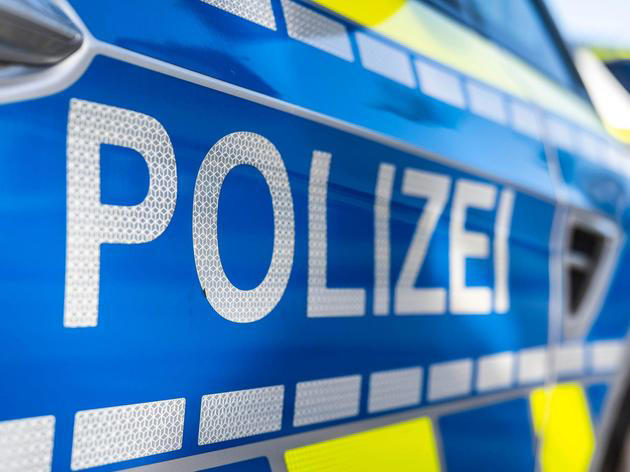 Kia-Fahrerin übersieht Mercedes trotz Stopp – 12.000 Euro Schaden