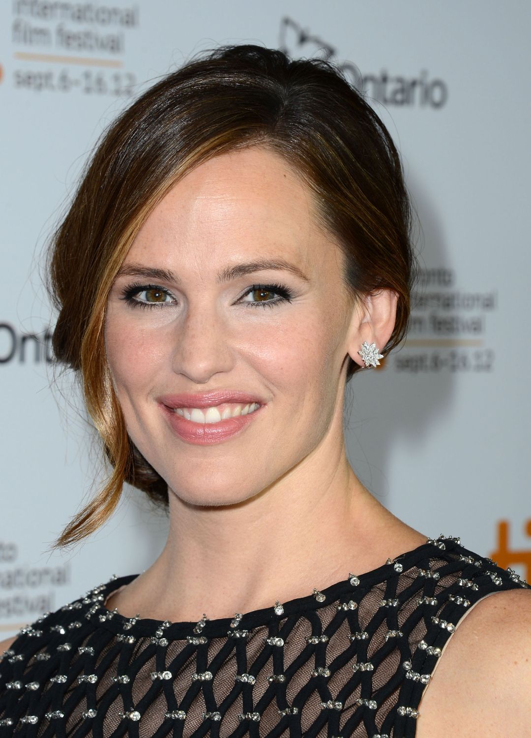 Best wedding guest hairstyles for women over 40