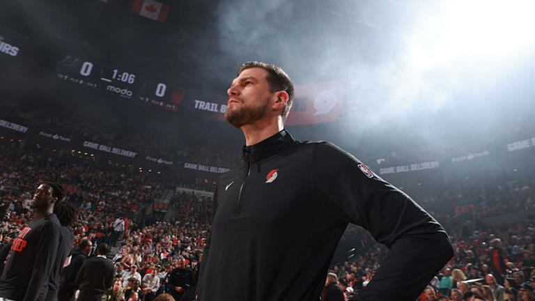 Chicago Bulls to hire Trail Blazers interim coach Tiago Splitter as ...