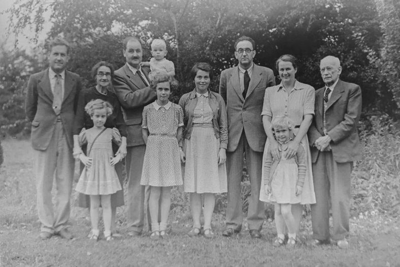 4 zodiac signs most likely to keep old family photos