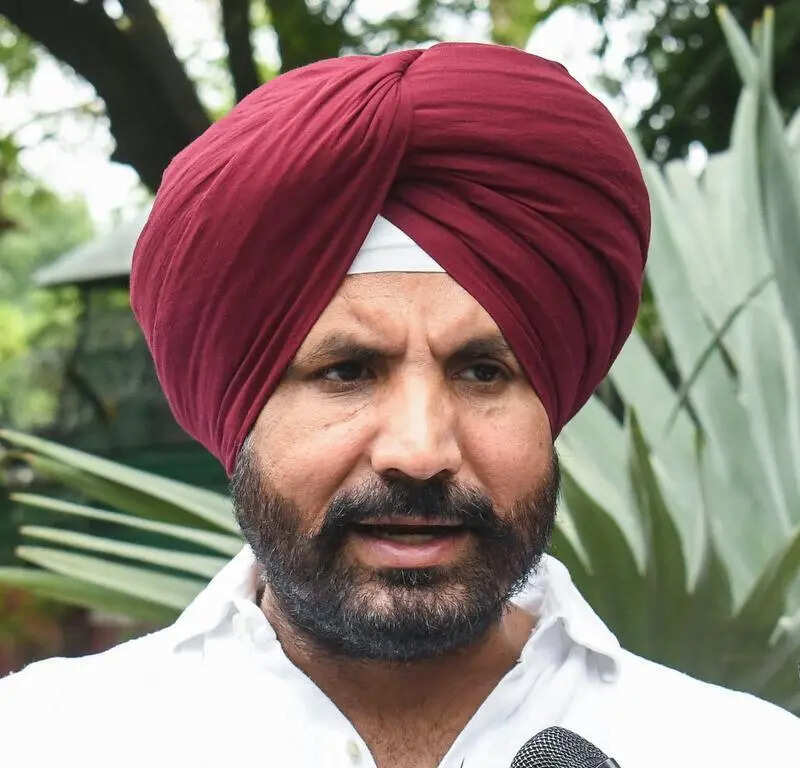 Warring refuses to appear before SC panel chief, calls him AAP ...