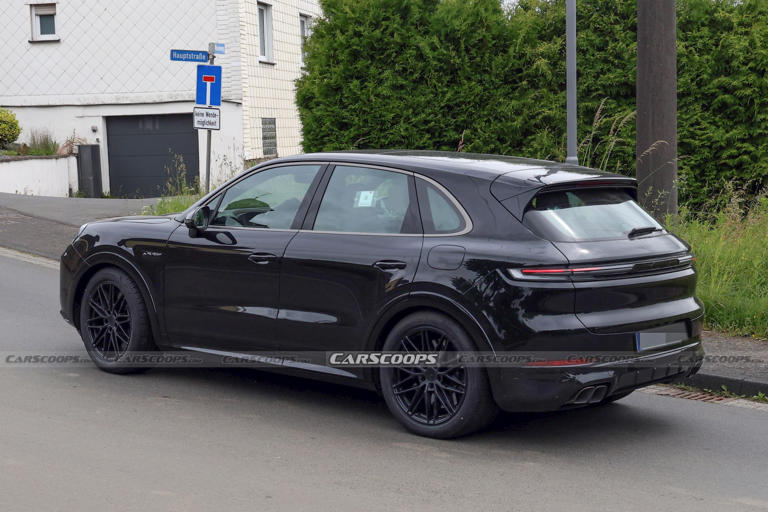 Porsche’s Cayenne Turbo Electric makes 1,140 HP, this ICE turbo wants ...
