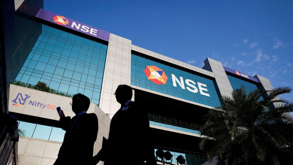 Government set to raise ₹3,090 crore via 5% stake sale in GIC Re