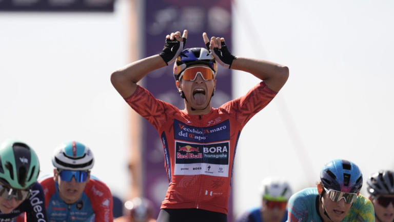 Cyclisme : Giro Next Gen - Davide Donati s'impose au sprint sur la 2e ...