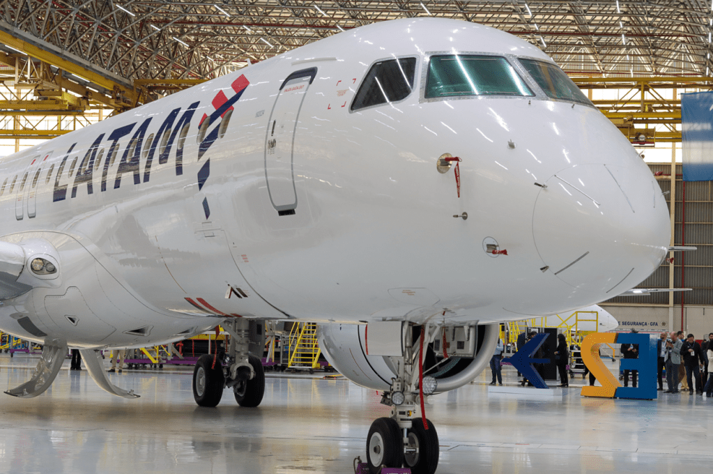 LATAM shows off first Embraer E195-E2